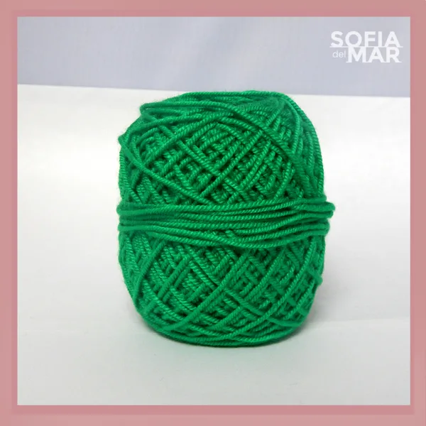 Hilo macramé – verde navidad 1005 – 50 gr – Sofia del Mar Tejidos a Crochet